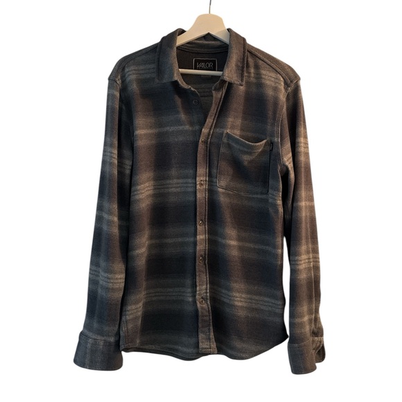 Valor Collective | Shirts | Alo Yoga Black And Gray Casual Button Down ...